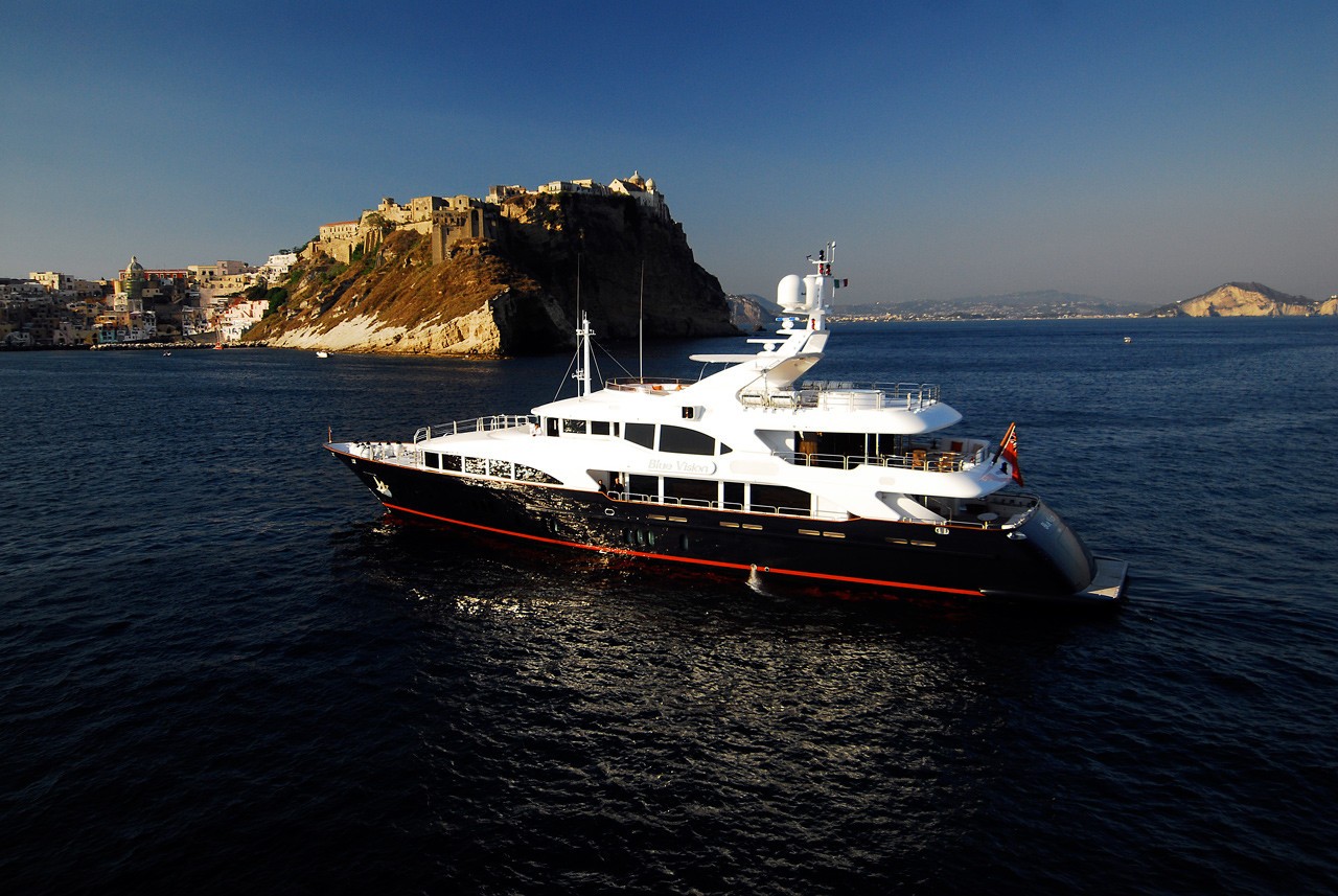 Yacht BLUE VISION, Benetti Yachts | CHARTERWORLD Luxury Superyacht Charters